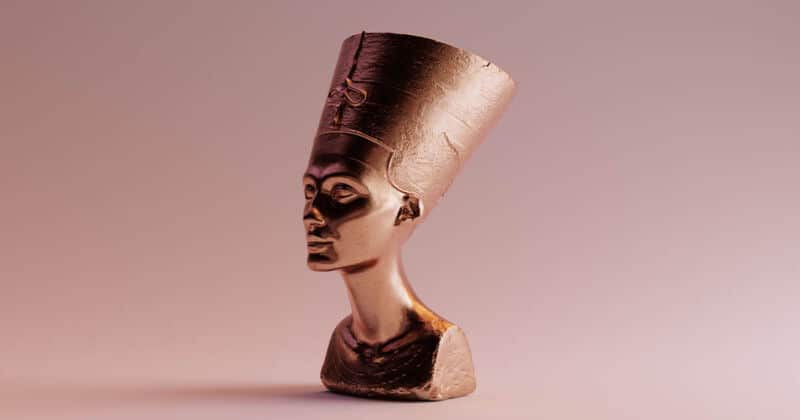 The History of Wearing Makeup & How It All Began - MJ Gorgeous